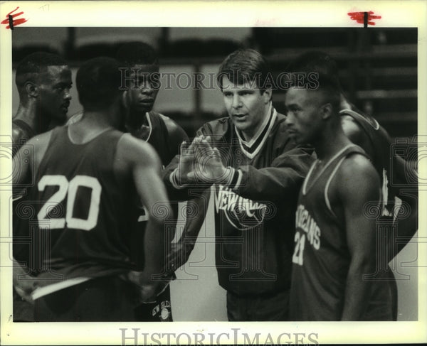 1989 Press Photo Tim Floyd, University of New Orleans Basketball Coach ...