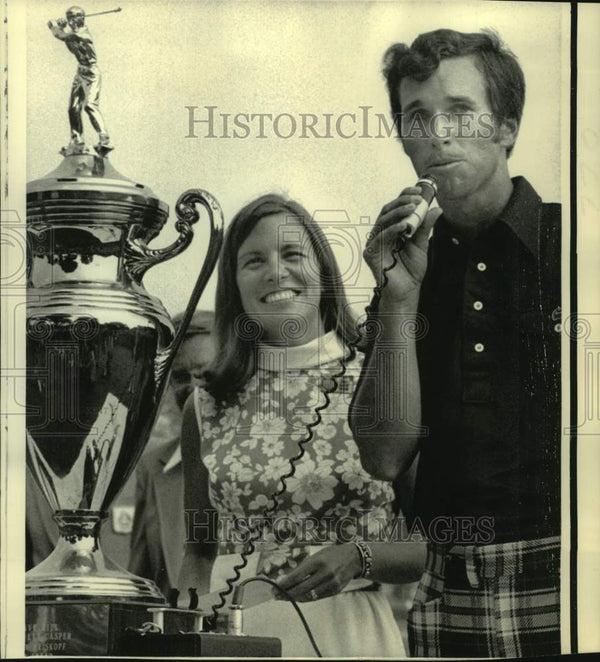 1974 Press Photo Philadelphia Golf Classic winner Hubert Green and wife ...
