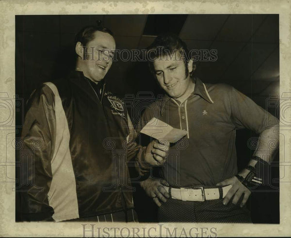1972 Press Photo New Orleans Open bowlers Don Helling and Don Glover ...