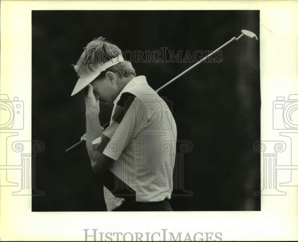 1989 Press Photo PGA Tour golfer Dan Forsman reacts to a missed putt ...