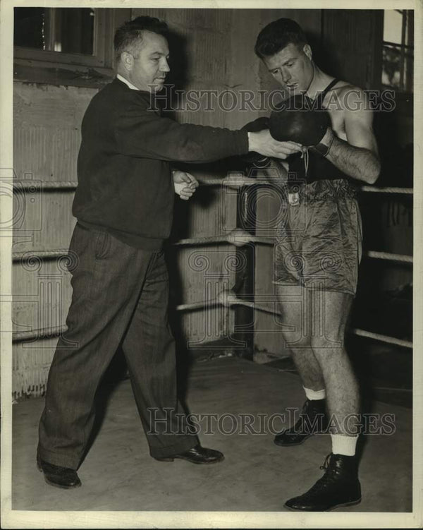 1967 Press Photo Tulane boxing coach Jack Pizzano and boxer Cy Hickey ...