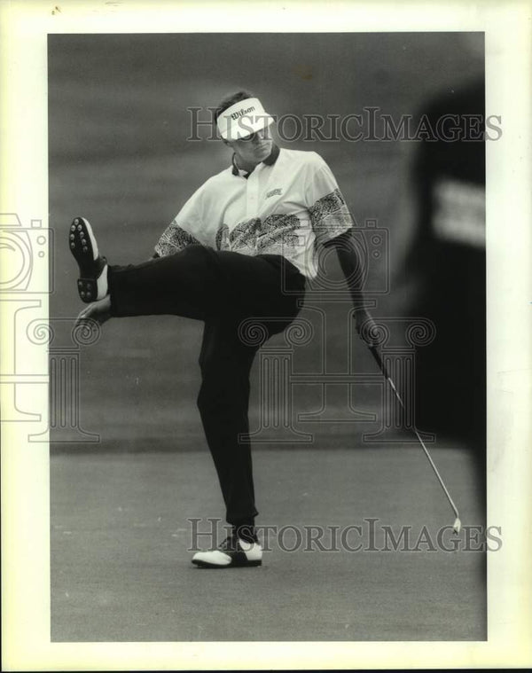 1993 Press Photo Golfer Neal Lancaster plays the USF&G Classic - nos17 ...