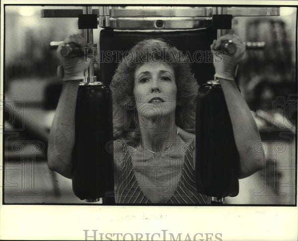 1983 Press Photo Bodybuilder Karen LaPlace - nos18587 - Historic Images