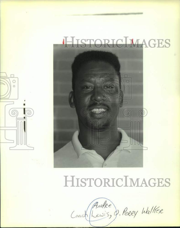 1989 Press Photo Track - O. Perry Walker Coach Andre Lewis - nos19927 ...