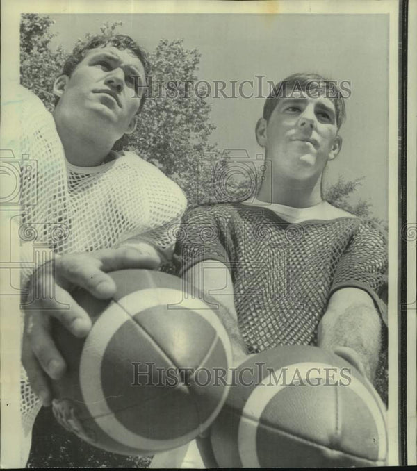 1968 Press Photo College football players Gary Beban and Greg Landry ...