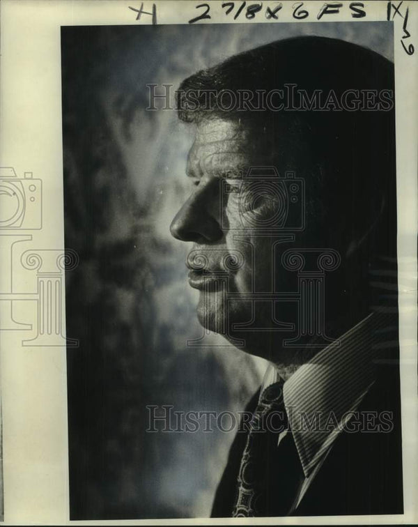 1978 Press Photo Denver Broncos new head coach Red Miller at age 50 ...