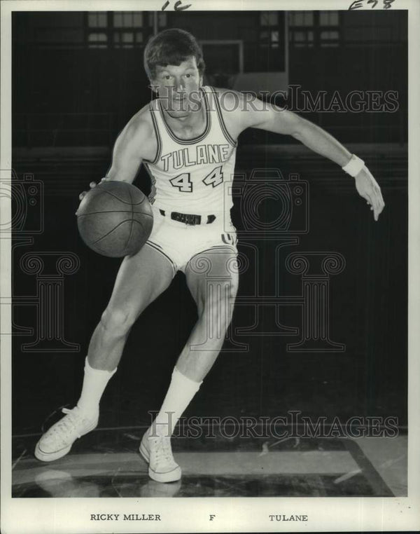 1971 Press Photo Tulane basketball forward Ricky Miller dribbles the ...