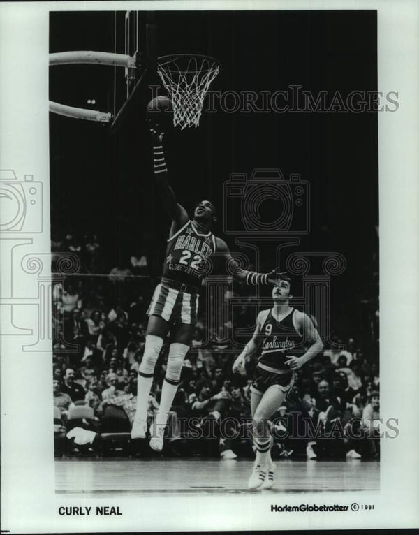 1981 Press Photo Harlem Globetrotters basketball player Curly Neal ...