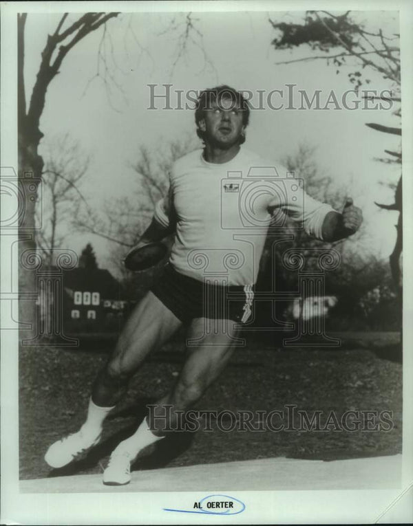 1984 Press Photo Sprinter Al Oerter winds up to throw the discus ...
