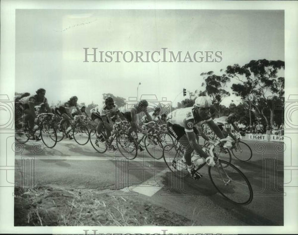 1984 Press Photo Road cyclists during a pre-Olympic event in Los ...