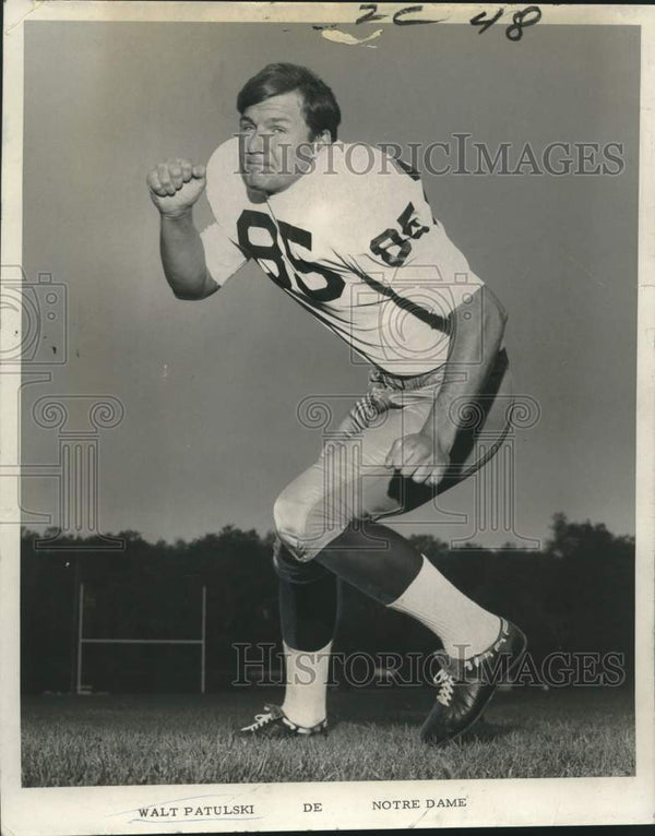 1969 Press Photo Notre Dame football player Walt Patulski runs in ...