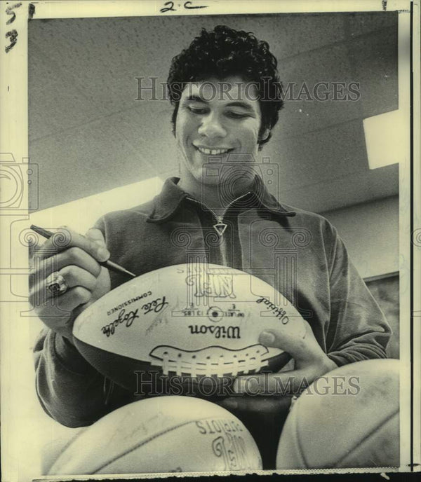 1971 Press Photo New England Patriots football player Jim Plunkett ...