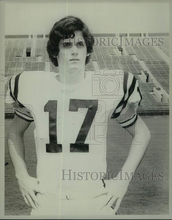1973 Press Photo LSU football quarterback Chris Rittiner stands on ...