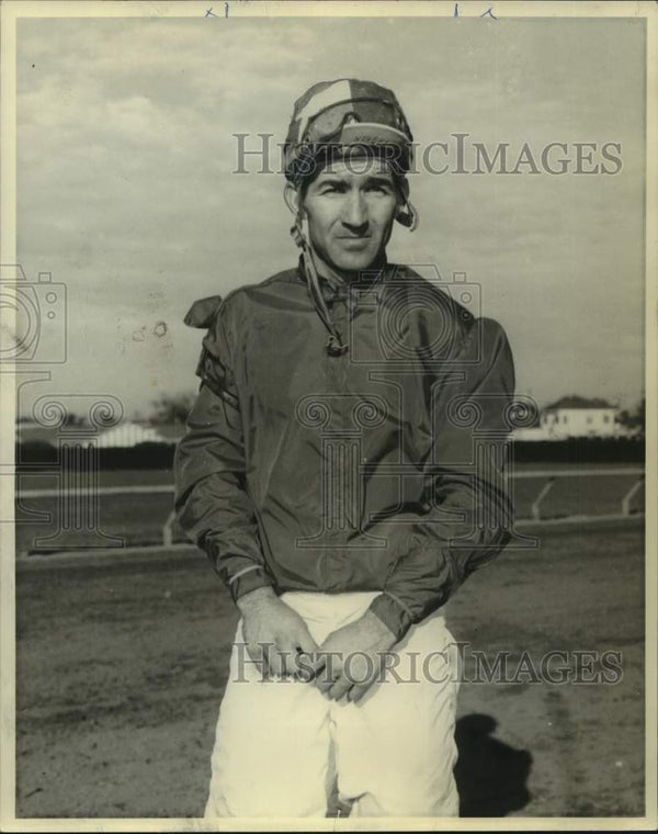 Press Photo Horse Racing Jockey Grady Overton - nos29509 - Historic Images