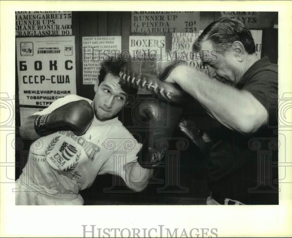 1993 Press Photo Boxing - Russell Roberts Works with Trainer at Harahan ...
