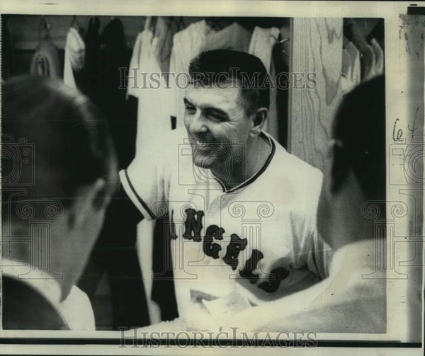 1967 Press Photo Angels pitcher Curt Simmons hurled 7-0 shutout over ...