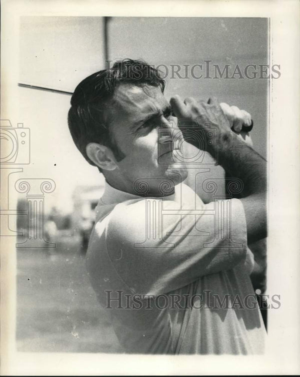 1969 Press Photo Golfer R. H. Sikes watches his putt - nos35373 ...
