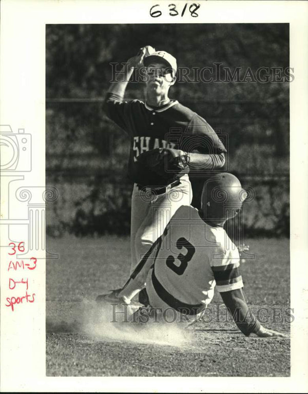1988 Press Photo Shaw's John McCrossen aims baseball as Steve Saucier ...