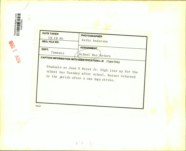 1988 Press Photo June O. Boyet Junior High students line up for school ...