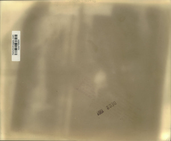 1961 Press Photo Queen Mother says goodbye to Princess Margaret and ...