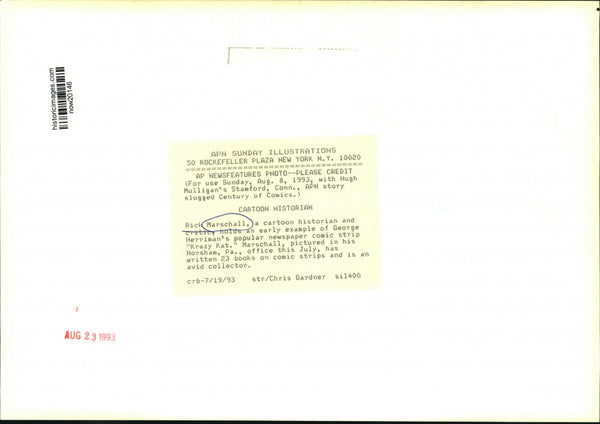 1993 Press Photo Cartoon historian and critic Rick Marschall, holds ...