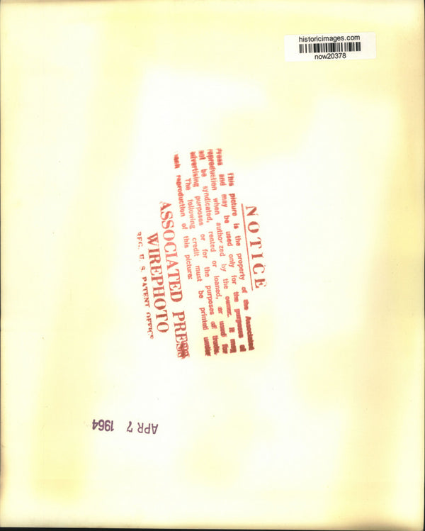 1964 Press Photo Mrs. Douglas MacArthur and others leave Walter Reed ...