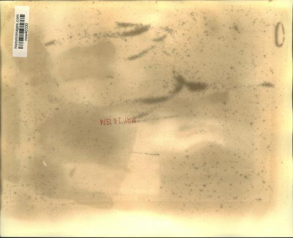 1974 Press Photo White House lawyer James St. Clair talks with the ...