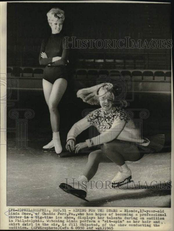 1965 Press Photo Linda Snow, figure skater, in action, as Jill Shipstad ...