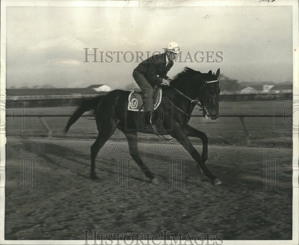 1970 Press Photo Joey Bob with exercise boy Gene Johns up working out ...