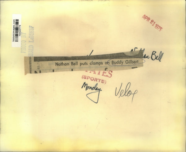 1975 Press Photo Football Player Nathan Bell puts clamps on Buddy ...