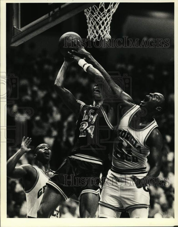 1990 Press Photo Vernel Singleton, Louisiana State, in Basketball Game ...