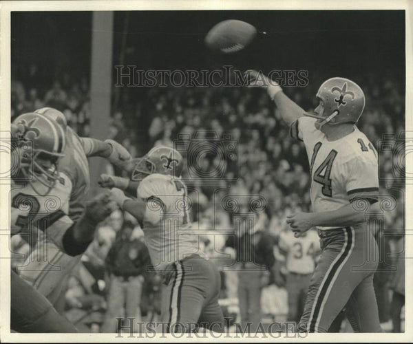 1969 Press Photo Saints' Karl Sweeton (14) vs Detroit in football game ...