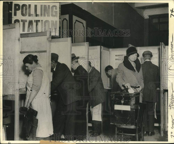 1931 Press Photo People voting at polling stations segregated by ...