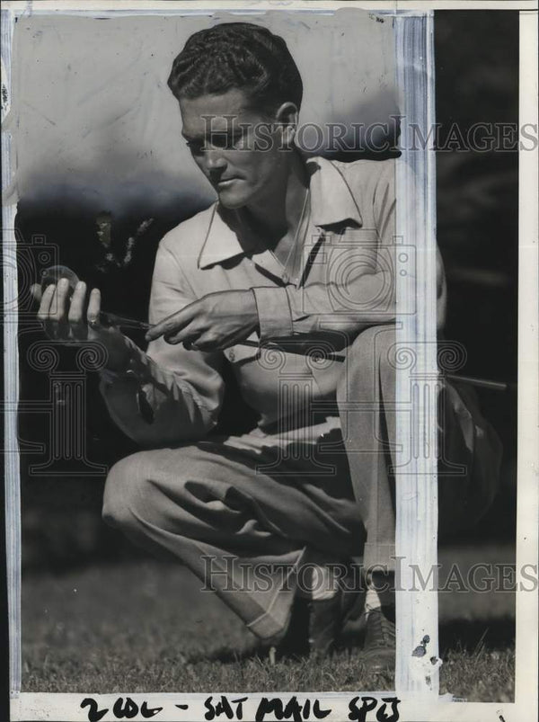 1942 Press Photo Pat Abbott during golf tournament in Spokane ...