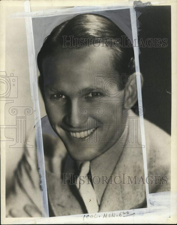 1943 Press Photo Show Box headlines tenor Donald Novis - pio12923 ...