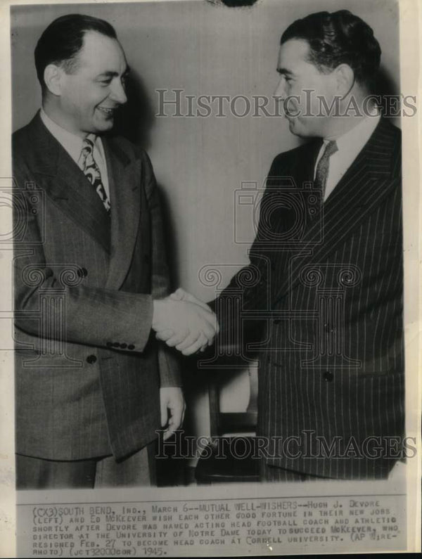 1945 Press Photo Notre Dame's football coach Hugh Devore & Ed McKeever ...