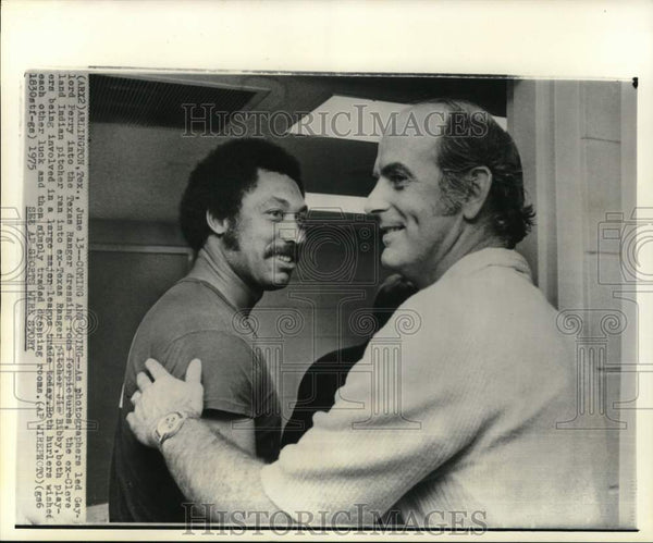 1975 Press Photo Baseball Players Jim Bibby Of Indians, Gaylord Perry ...