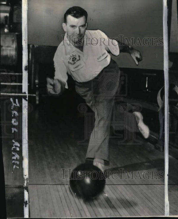 1947 Press Photo Buddy Bomar, "Bowler of the Year," Chicago, Illinois ...