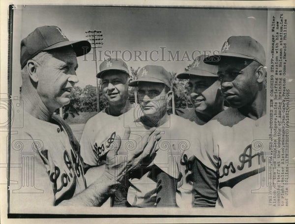 1965 Press Photo Dodgers' Walter Alston, baseball coaching staff, Vero ...