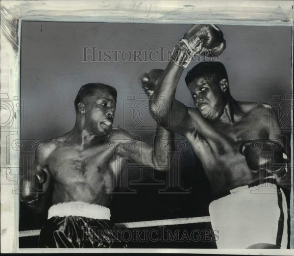 1952 Press Photo Boxers Kid Gavilan & Bill Graham, Havana's Gran Stadi ...