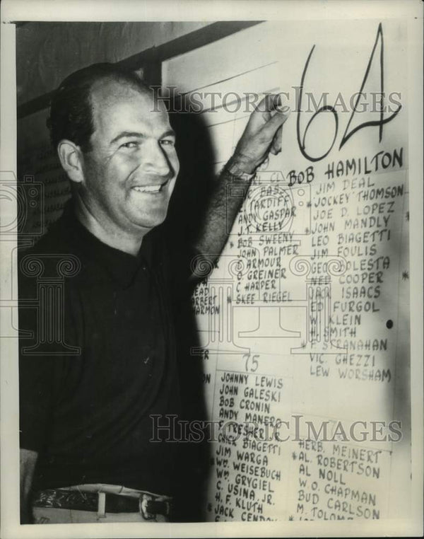 Press Photo Golfer Bob Hamilton posts score in Miami Open Tournament ...