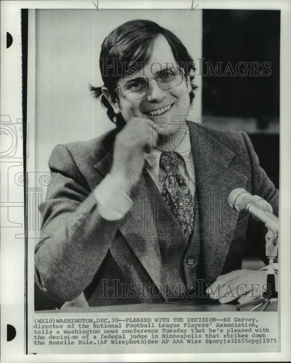 1975 Press Photo NFL Players Association director Ed Garvey, Washington ...