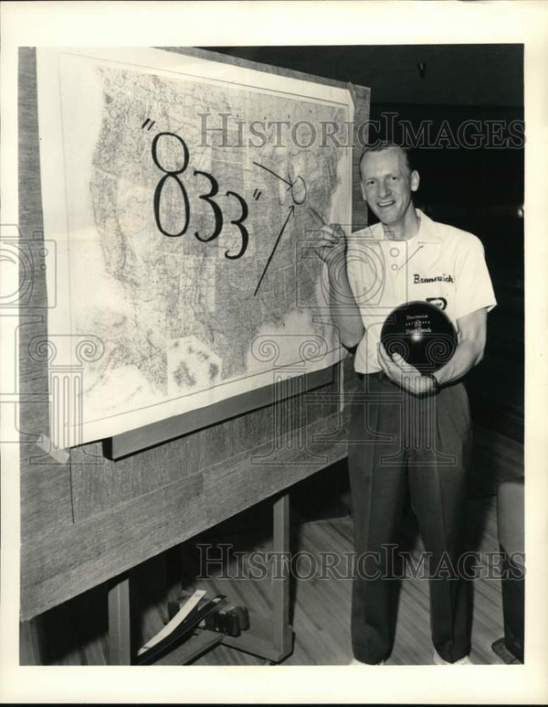 1961 Press Photo Brunswick Star Bowler Bob Strampe Rolls 833 Series In ...