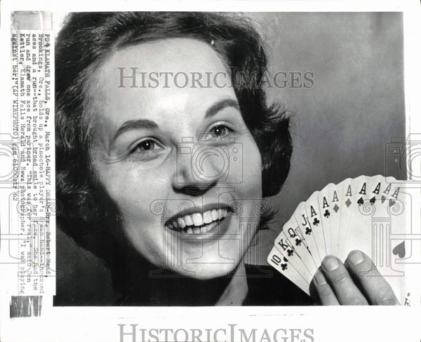 1962 Press Photo Mrs. Robert Mead "thousand aces and a run" pinochle ...