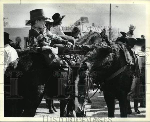 1984 Press Photo Brian Morris & his horse at San Antonio Stock Show ...