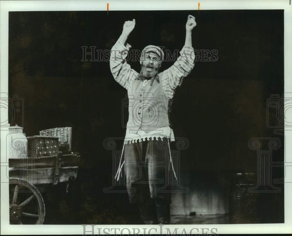 1983 Press Photo Actor Herschel Bernardi as Tevye in "Fiddler on the ...