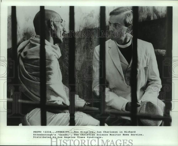 Press Photo Actors Ben Kingsley, Ian Charleson in Richard Attenborough ...