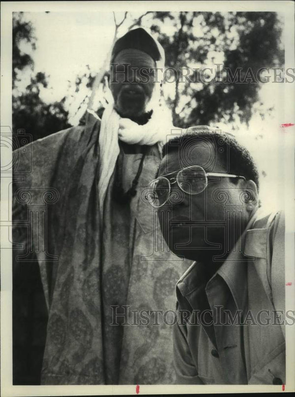 1979 Press Photo Actors Alex Haley, James Earl Jones in Roots ...