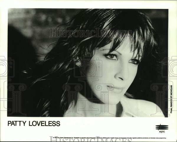1997 Press Photo Patty Loveless, Singer in closeup - sap21858 ...
