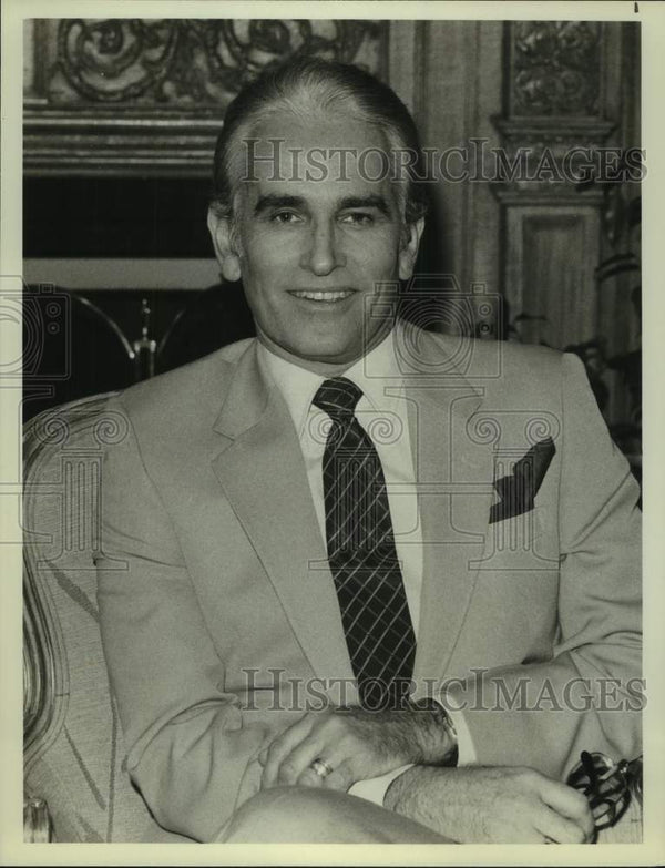 1982 Press Photo Actor James Douglas in "The Doctors" Television Movie ...